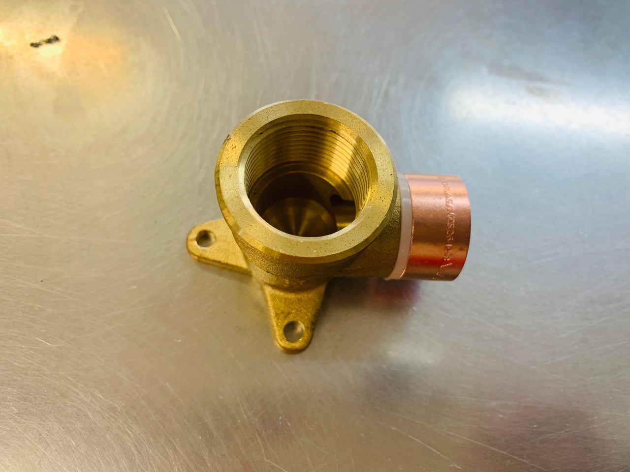 [1141]DR Brass wingback Female (20mm) – NZ Pipe